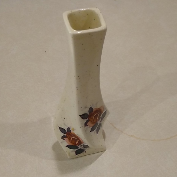 Accents | Ceramic Twirl Rose Motif Bud Vase | Poshmark